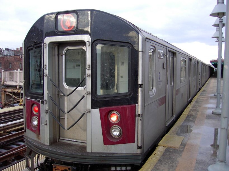 R-142A 7720 @ 167 St (4). Photo taken by Brian Weinberg, 01/08/2003 ...
